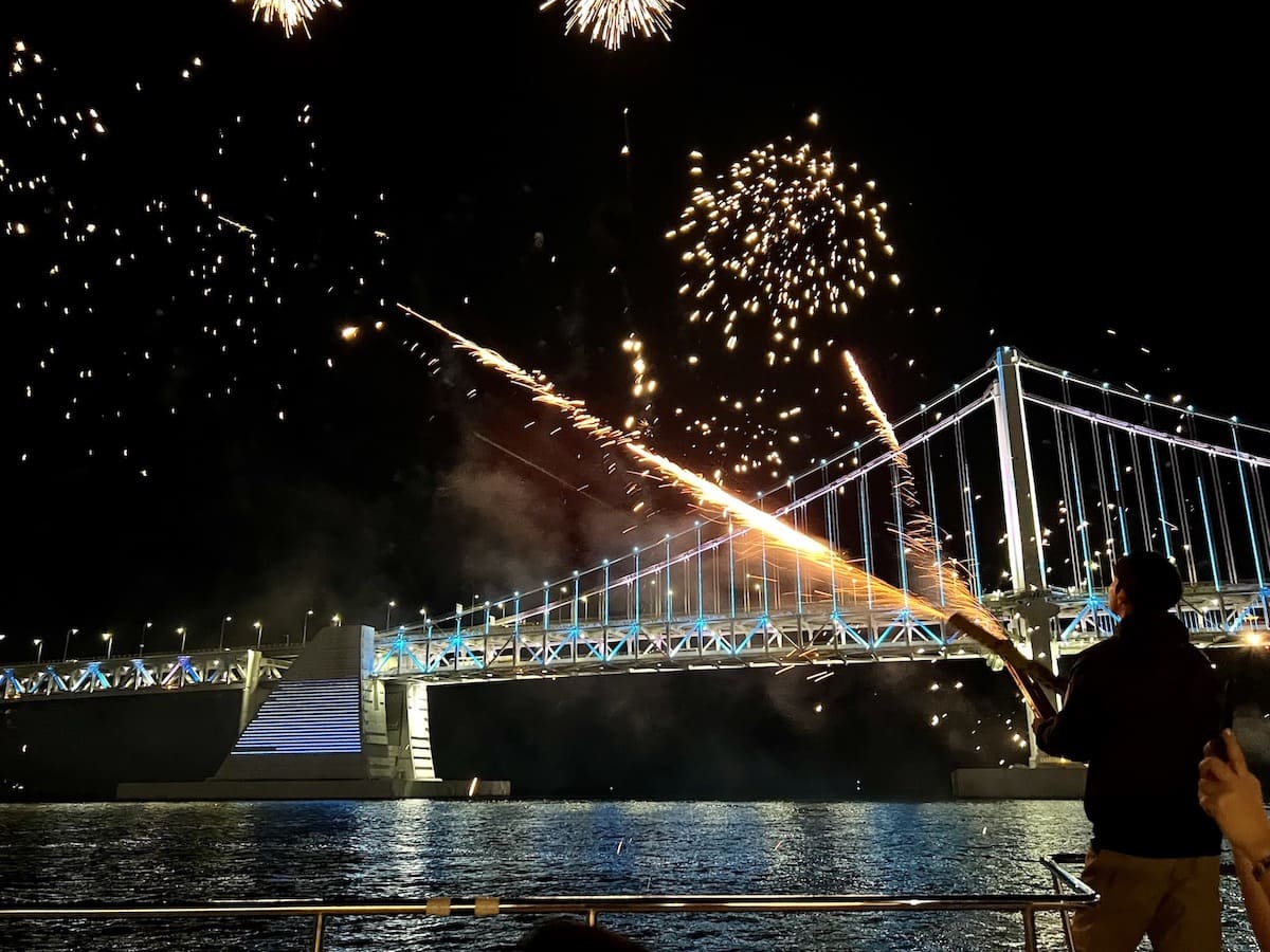 【釜山遊艇體驗】Yacht Holic評價｜日落夕陽時段＋夜間煙火秀，VBP免費預約教學