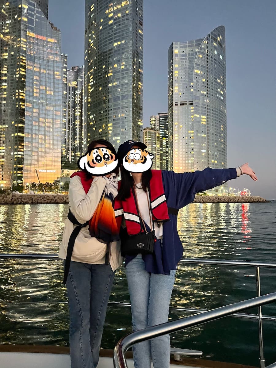 【釜山景點】Yacht Holic遊艇體驗評價｜夕陽時段＋夜間煙火秀，最新預約教學